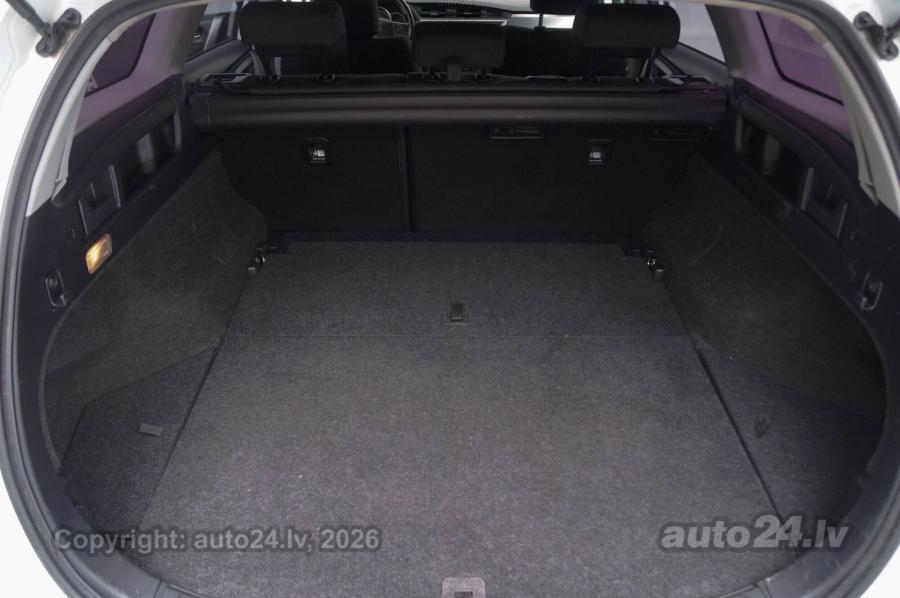 Balts Toyota Auris 2013 Tallina, ar dzinēja tilpumu 1.60 L un nobraukumu 179 tūkst. km par 7490 €, foto 12 vietnē AUTOMOTO.COM.LV