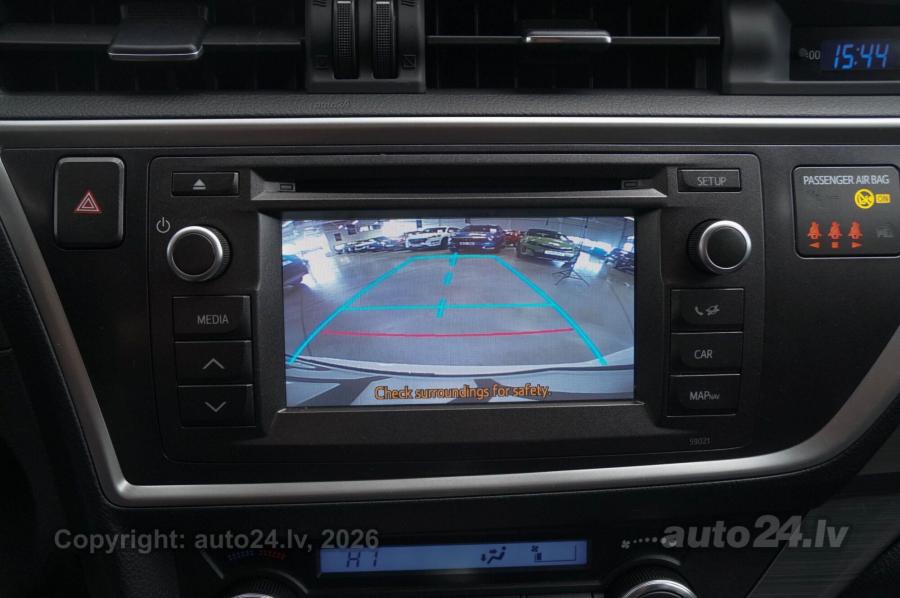 Balts Toyota Auris 2013 Tallina, ar dzinēja tilpumu 1.60 L un nobraukumu 179 tūkst. km par 7490 €, foto 14 vietnē AUTOMOTO.COM.LV