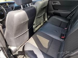 White Toyota Auris 2013 in Tallinn, with an engine capacity of 1.80 L and mileage of 291 thousand km for 6500 €, photo 10 on AUTOMOTO.COM.LV