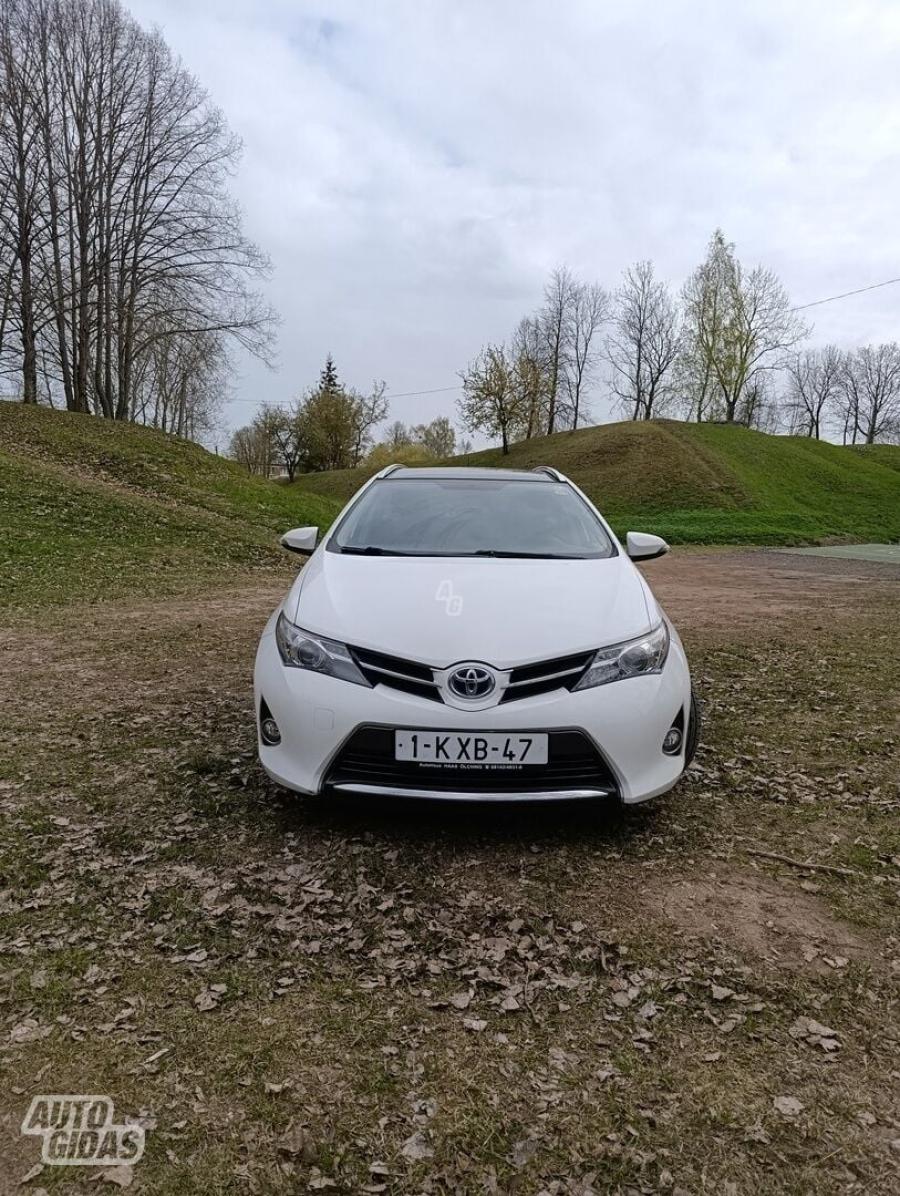 Balts Toyota Auris 2013 Kauņa, ar dzinēja tilpumu 1.80 L un nobraukumu 241 tūkst. km par 7300 €, foto 3 vietnē AUTOMOTO.COM.LV
