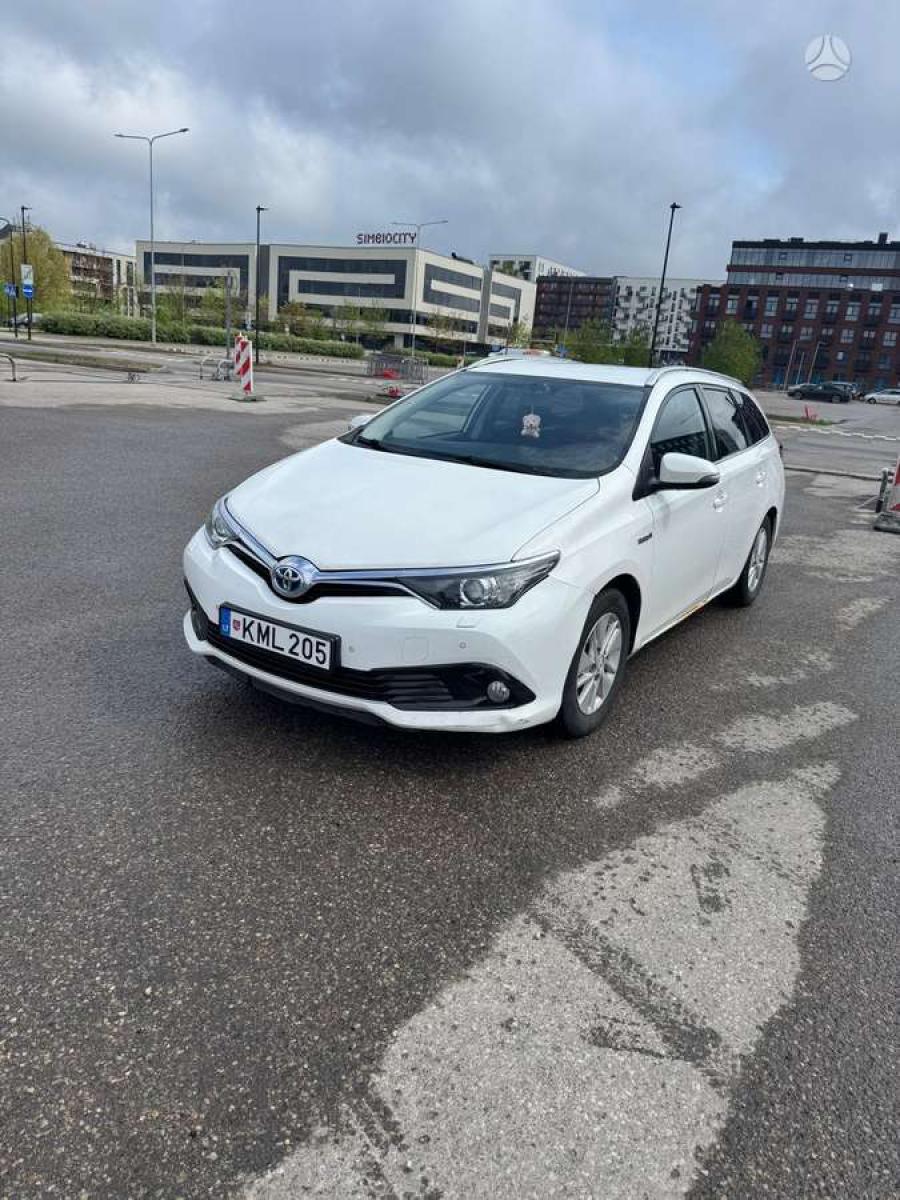 Balts Toyota Auris 2013 Viļņa, ar dzinēja tilpumu 1.80 L un nobraukumu 150 tūkst. km par 7749 €, foto 1 vietnē AUTOMOTO.COM.LV