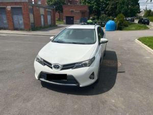 White Toyota Auris 2013 in Kaunas, with an engine capacity of 1.80 L and mileage of 360 thousand km for 6450 €, photo 3 on AUTOMOTO.COM.LV