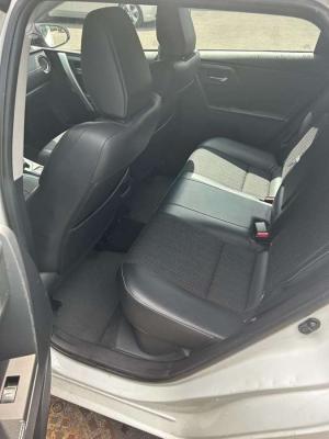 White Toyota Auris 2013 in Kaunas, with an engine capacity of 1.80 L and mileage of 360 thousand km for 6450 €, photo 12 on AUTOMOTO.COM.LV