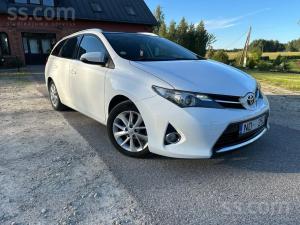 White Toyota Auris 2013 in Bauska, with an engine capacity of 2.00 L and mileage of 345 thousand km for 5899 €, photo  on AUTOMOTO.COM.LV