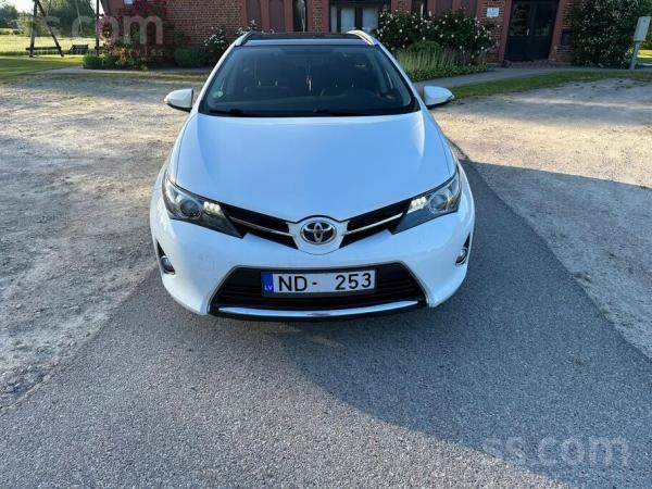 Balts Toyota Auris 2013 Bauska, ar dzinēja tilpumu 2.00 L un nobraukumu 345 tūkst. km par 5899 €, foto 3 vietnē AUTOMOTO.COM.LV
