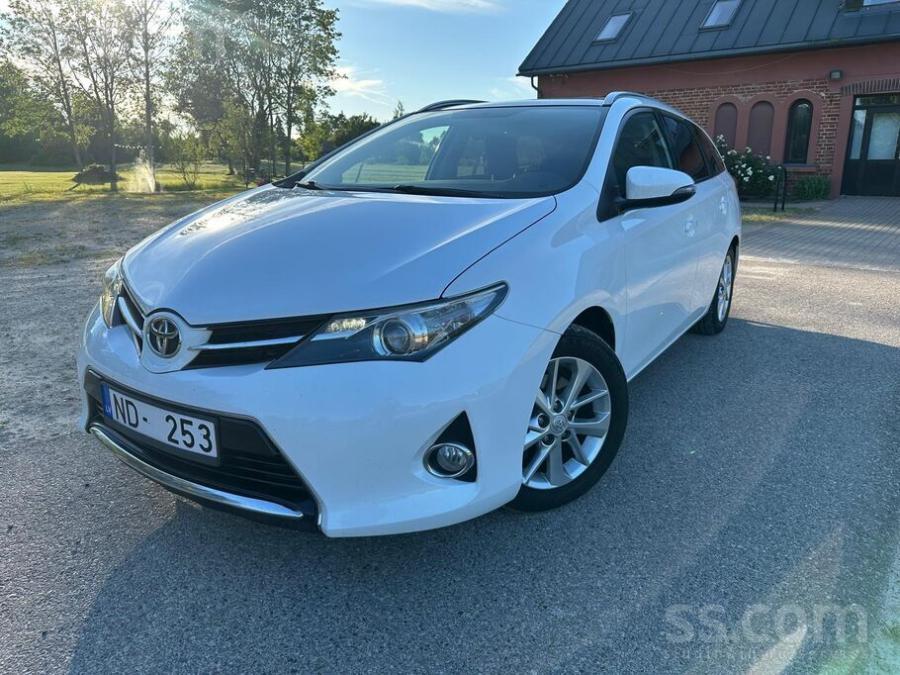 Balts Toyota Auris 2013 Bauska, ar dzinēja tilpumu 2.00 L un nobraukumu 345 tūkst. km par 5899 €, foto 4 vietnē AUTOMOTO.COM.LV