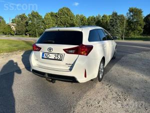 Balts Toyota Auris 2013 Bauska, ar dzinēja tilpumu 2.00 L un nobraukumu 345 tūkst. km par 5899 €, foto 7 vietnē AUTOMOTO.COM.LV