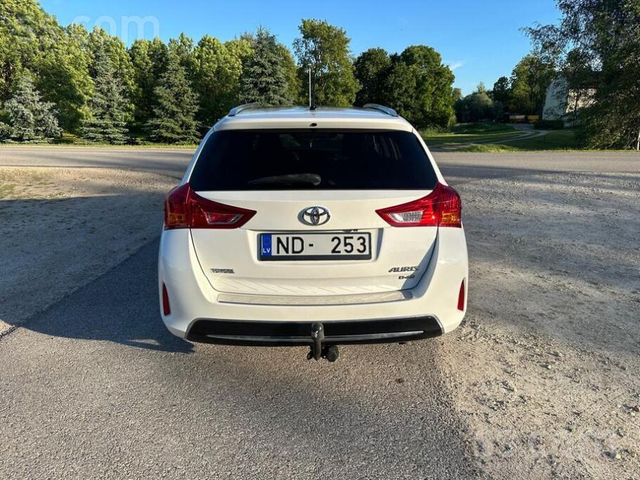 Balts Toyota Auris 2013 Bauska, ar dzinēja tilpumu 2.00 L un nobraukumu 345 tūkst. km par 5899 €, foto 8 vietnē AUTOMOTO.COM.LV