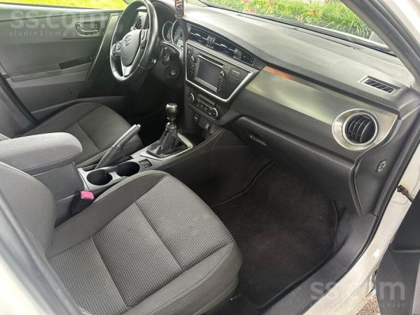 Balts Toyota Auris 2013 Bauska, ar dzinēja tilpumu 2.00 L un nobraukumu 345 tūkst. km par 5899 €, foto 11 vietnē AUTOMOTO.COM.LV