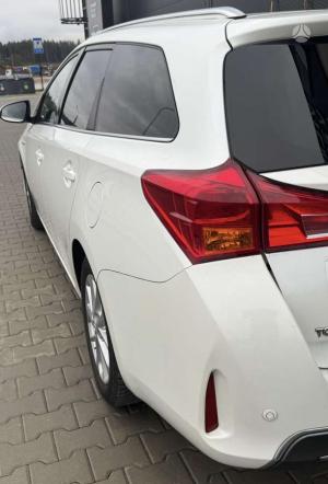 Balts Toyota Auris 2014 Viļņa, ar dzinēja tilpumu 1.80 L un nobraukumu 200 tūkst. km par 9950 €, foto 5 vietnē AUTOMOTO.COM.LV