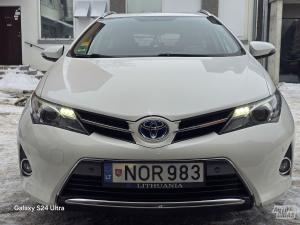Balts Toyota Auris 2014 Kaišiadorys, ar dzinēja tilpumu 1.80 L un nobraukumu 223 tūkst. km par 7600 €, foto  vietnē AUTOMOTO.COM.LV