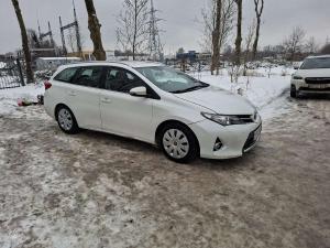 White Toyota Auris 2014 in Vilnius, with an engine capacity of 1.80 L and mileage of 604 thousand km for 3750 €, photo 4 on AUTOMOTO.COM.LV