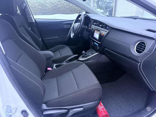 Balts Toyota Auris 2014 Ukmergė, ar dzinēja tilpumu 1.80 L un nobraukumu 260 tūkst. km par 6950 €, foto 9 vietnē AUTOMOTO.COM.LV