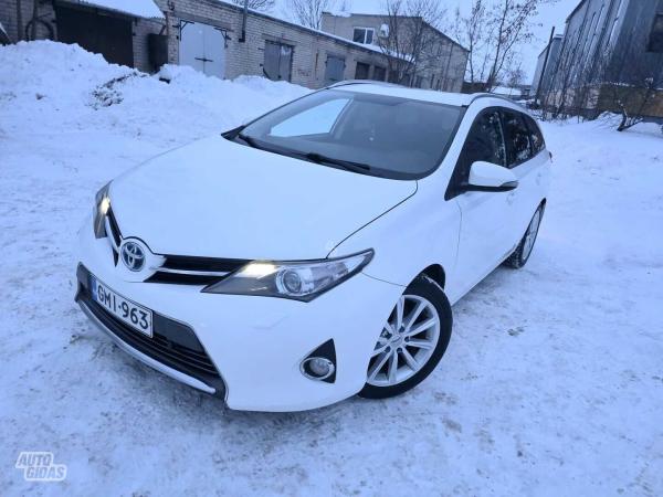 Balts Toyota Auris 2014 Radviliškis, ar dzinēja tilpumu 1.80 L un nobraukumu 265 tūkst. km par 6700 €, foto 6 vietnē AUTOMOTO.COM.LV