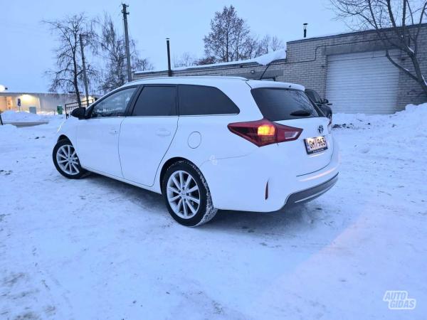 Balts Toyota Auris 2014 Radviliškis, ar dzinēja tilpumu 1.80 L un nobraukumu 265 tūkst. km par 6700 €, foto 8 vietnē AUTOMOTO.COM.LV