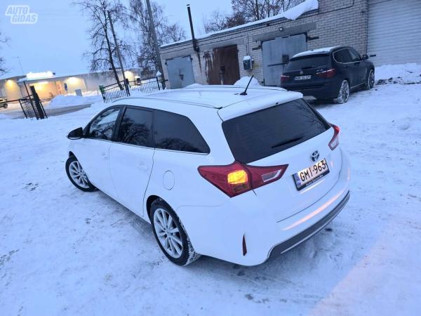 Balts Toyota Auris 2014 Radviliškis, ar dzinēja tilpumu 1.80 L un nobraukumu 265 tūkst. km par 6700 €, foto 9 vietnē AUTOMOTO.COM.LV