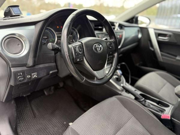 Balts Toyota Auris 2014 Viļņa, ar dzinēja tilpumu 1.80 L un nobraukumu 284 tūkst. km par 6800 €, foto 11 vietnē AUTOMOTO.COM.LV