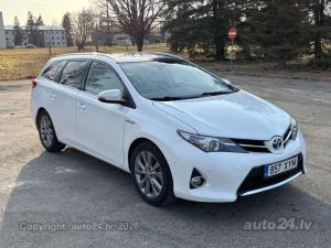 White Toyota Auris 2014 in Paide, with an engine capacity of 1.80 L and mileage of 222 thousand km for 10200 €, photo  on AUTOMOTO.COM.LV