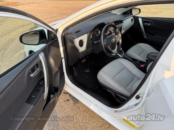 White Toyota Auris 2014 in Paide, with an engine capacity of 1.80 L and mileage of 222 thousand km for 10200 €, photo 11 on AUTOMOTO.COM.LV