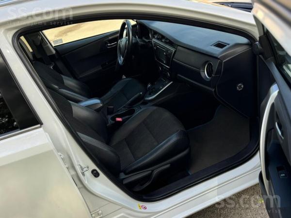 Balts Toyota Auris 2014 Jūrmala, ar dzinēja tilpumu 1.80 L un nobraukumu 190 tūkst. km par 9500 €, foto 10 vietnē AUTOMOTO.COM.LV