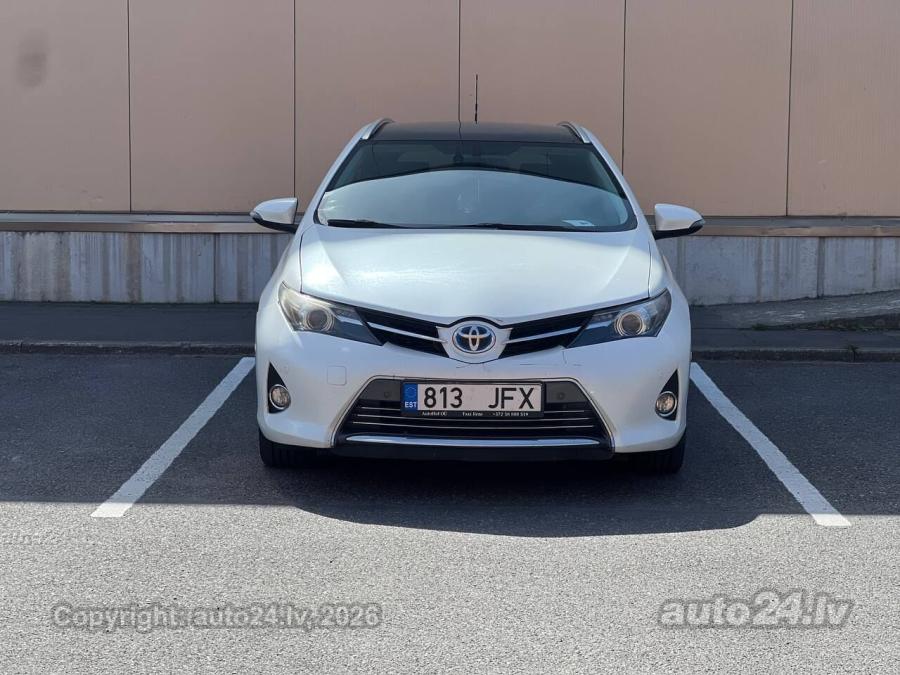 Balts Toyota Auris 2014 Tallina, ar dzinēja tilpumu 1.80 L un nobraukumu 320 tūkst. km par 5500 €, foto 3 vietnē AUTOMOTO.COM.LV