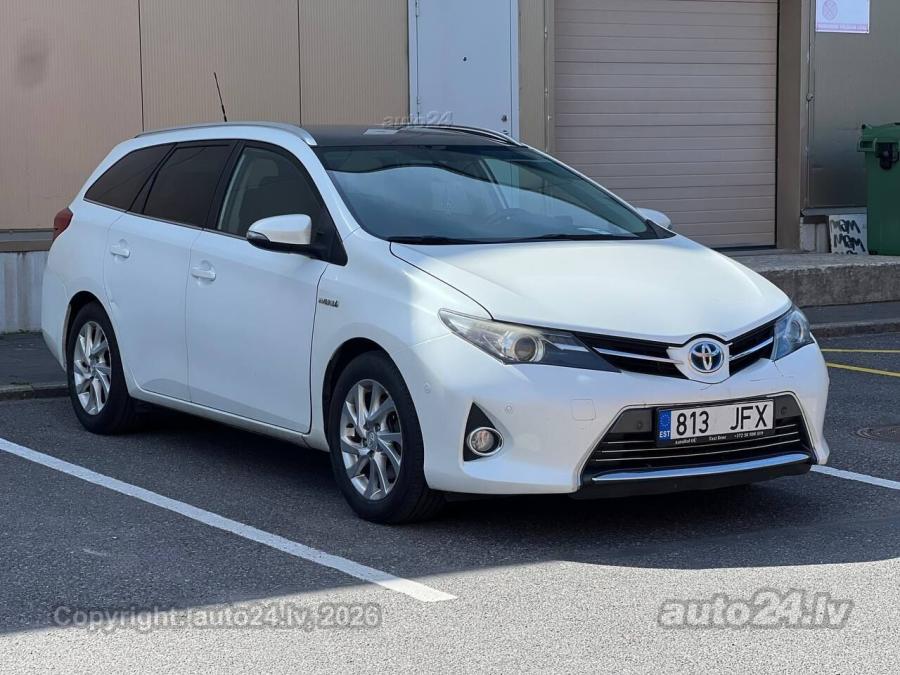 Balts Toyota Auris 2014 Tallina, ar dzinēja tilpumu 1.80 L un nobraukumu 320 tūkst. km par 5500 €, foto 4 vietnē AUTOMOTO.COM.LV