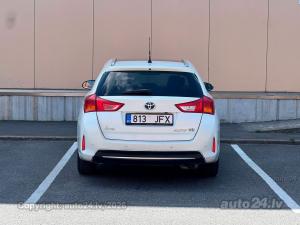 Balts Toyota Auris 2014 Tallina, ar dzinēja tilpumu 1.80 L un nobraukumu 320 tūkst. km par 5500 €, foto 6 vietnē AUTOMOTO.COM.LV
