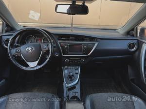 Balts Toyota Auris 2014 Tallina, ar dzinēja tilpumu 1.80 L un nobraukumu 320 tūkst. km par 5500 €, foto 8 vietnē AUTOMOTO.COM.LV