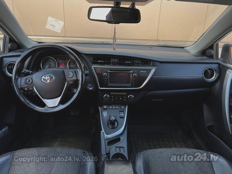 Balts Toyota Auris 2014 Tallina, ar dzinēja tilpumu 1.80 L un nobraukumu 320 tūkst. km par 5500 €, foto 8 vietnē AUTOMOTO.COM.LV