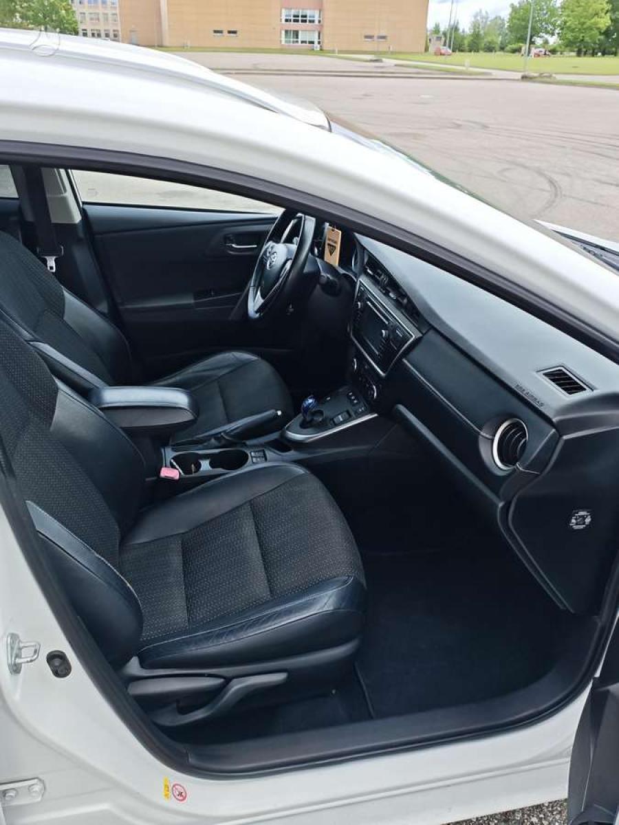 Balts Toyota Auris 2014 Kauņa, ar dzinēja tilpumu 1.80 L un nobraukumu 217 tūkst. km par 7200 €, foto 9 vietnē AUTOMOTO.COM.LV