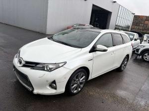 Balts Toyota Auris 2014 Viļņa, ar dzinēja tilpumu 1.80 L un nobraukumu 271 tūkst. km par 4800 €, foto 5 vietnē AUTOMOTO.COM.LV