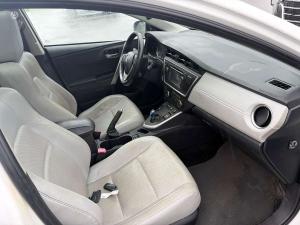 Balts Toyota Auris 2014 Viļņa, ar dzinēja tilpumu 1.80 L un nobraukumu 271 tūkst. km par 4800 €, foto 6 vietnē AUTOMOTO.COM.LV