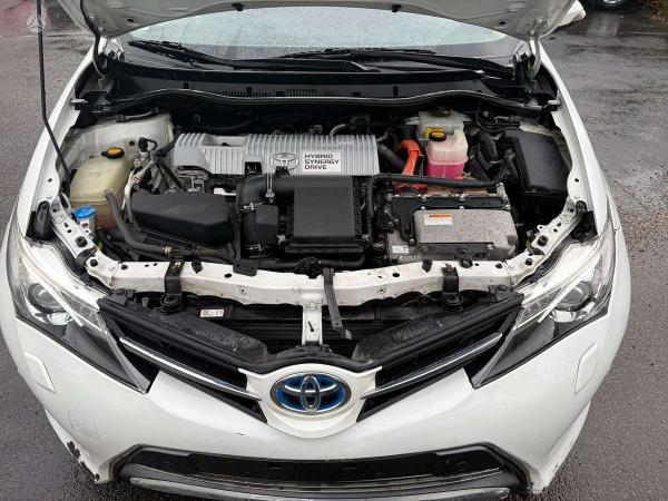 White Toyota Auris 2014 in Vilnius, with an engine capacity of 1.80 L and mileage of 271 thousand km for 4800 €, photo 6 on AUTOMOTO.COM.LV