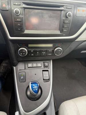 Balts Toyota Auris 2014 Viļņa, ar dzinēja tilpumu 1.80 L un nobraukumu 271 tūkst. km par 4800 €, foto 8 vietnē AUTOMOTO.COM.LV