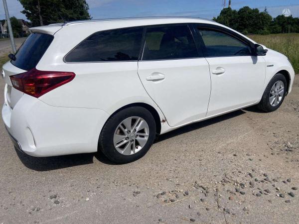 Balts Toyota Auris 2014 Tauragė, ar dzinēja tilpumu 1.80 L un nobraukumu 356 tūkst. km par 4600 €, foto 2 vietnē AUTOMOTO.COM.LV