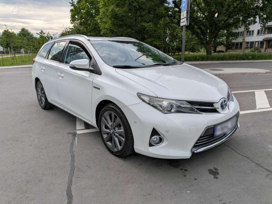 Balts Toyota Auris 2014 Kauņa, ar dzinēja tilpumu 1.80 L un nobraukumu 189 tūkst. km par 8799 €, foto 1 vietnē AUTOMOTO.COM.LV