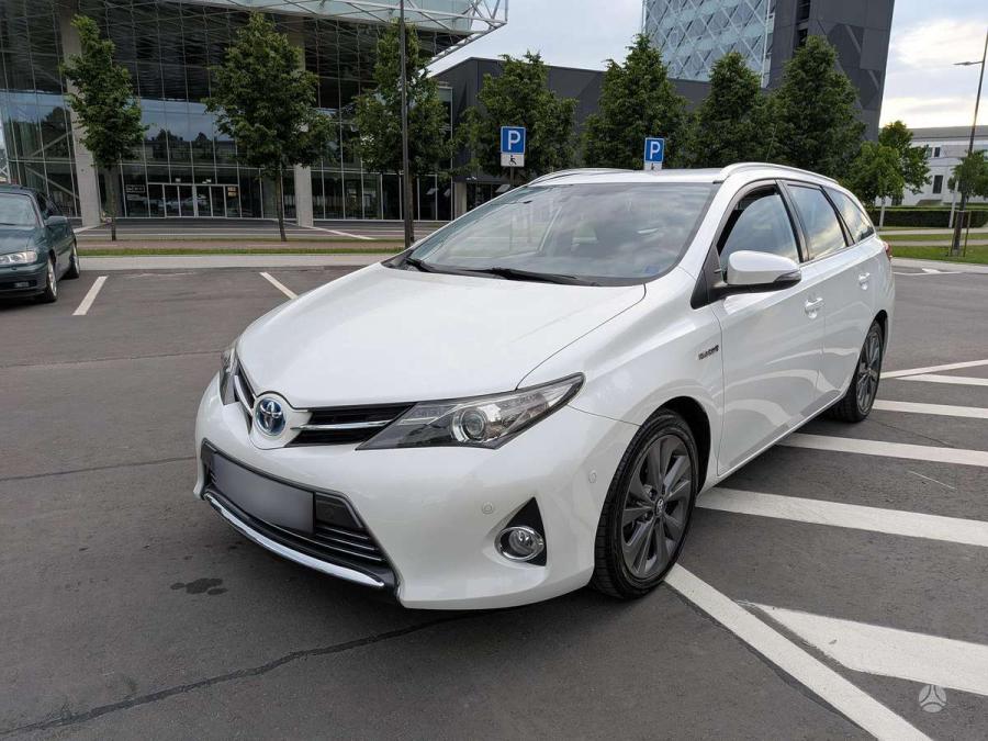 Balts Toyota Auris 2014 Kauņa, ar dzinēja tilpumu 1.80 L un nobraukumu 189 tūkst. km par 8799 €, foto 3 vietnē AUTOMOTO.COM.LV