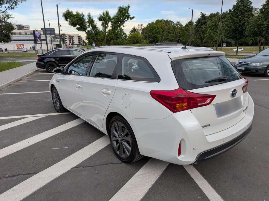 Balts Toyota Auris 2014 Kauņa, ar dzinēja tilpumu 1.80 L un nobraukumu 189 tūkst. km par 8799 €, foto 4 vietnē AUTOMOTO.COM.LV