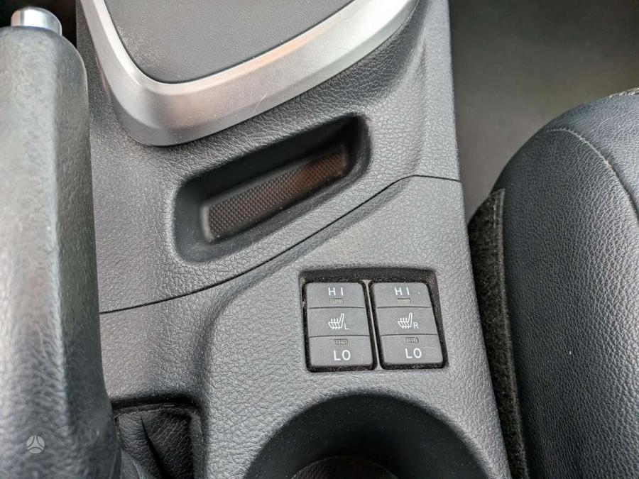 Balts Toyota Auris 2014 Kauņa, ar dzinēja tilpumu 1.80 L un nobraukumu 189 tūkst. km par 8799 €, foto 12 vietnē AUTOMOTO.COM.LV