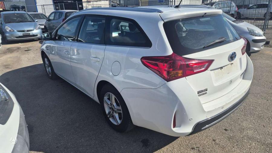 Balts Toyota Auris 2014 Kauņa, ar dzinēja tilpumu 1.80 L un nobraukumu 249 tūkst. km par 4600 €, foto 5 vietnē AUTOMOTO.COM.LV
