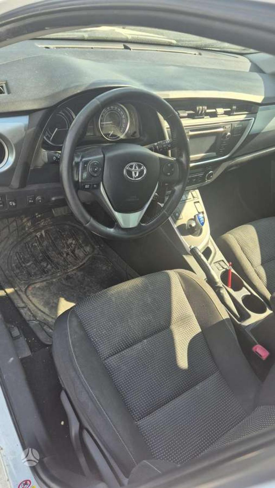 Balts Toyota Auris 2014 Kauņa, ar dzinēja tilpumu 1.80 L un nobraukumu 249 tūkst. km par 4600 €, foto 6 vietnē AUTOMOTO.COM.LV