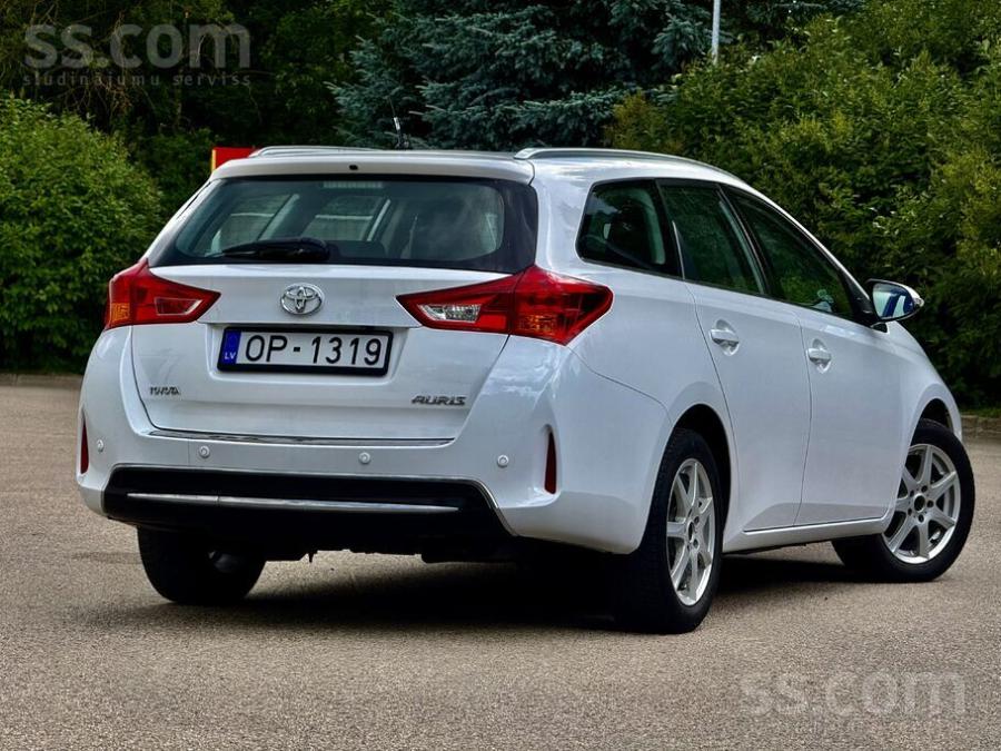 Balts Toyota Auris 2014 Rīga, ar dzinēja tilpumu 1.60 L un nobraukumu 175 tūkst. km par 7490 €, foto 4 vietnē AUTOMOTO.COM.LV