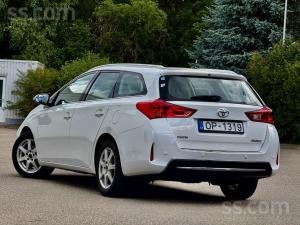 Balts Toyota Auris 2014 Rīga, ar dzinēja tilpumu 1.60 L un nobraukumu 175 tūkst. km par 7490 €, foto 5 vietnē AUTOMOTO.COM.LV