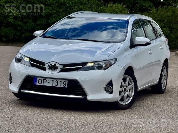 Balts Toyota Auris 2014 Rīga, ar dzinēja tilpumu 1.60 L un nobraukumu 175 tūkst. km par 7490 €, foto 5 vietnē AUTOMOTO.COM.LV