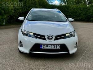 Balts Toyota Auris 2014 Rīga, ar dzinēja tilpumu 1.60 L un nobraukumu 175 tūkst. km par 7490 €, foto 7 vietnē AUTOMOTO.COM.LV