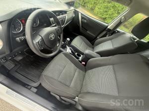 Balts Toyota Auris 2014 Rīga, ar dzinēja tilpumu 1.60 L un nobraukumu 175 tūkst. km par 7490 €, foto 9 vietnē AUTOMOTO.COM.LV