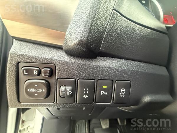 Balts Toyota Auris 2014 Rīga, ar dzinēja tilpumu 1.60 L un nobraukumu 175 tūkst. km par 7490 €, foto 10 vietnē AUTOMOTO.COM.LV