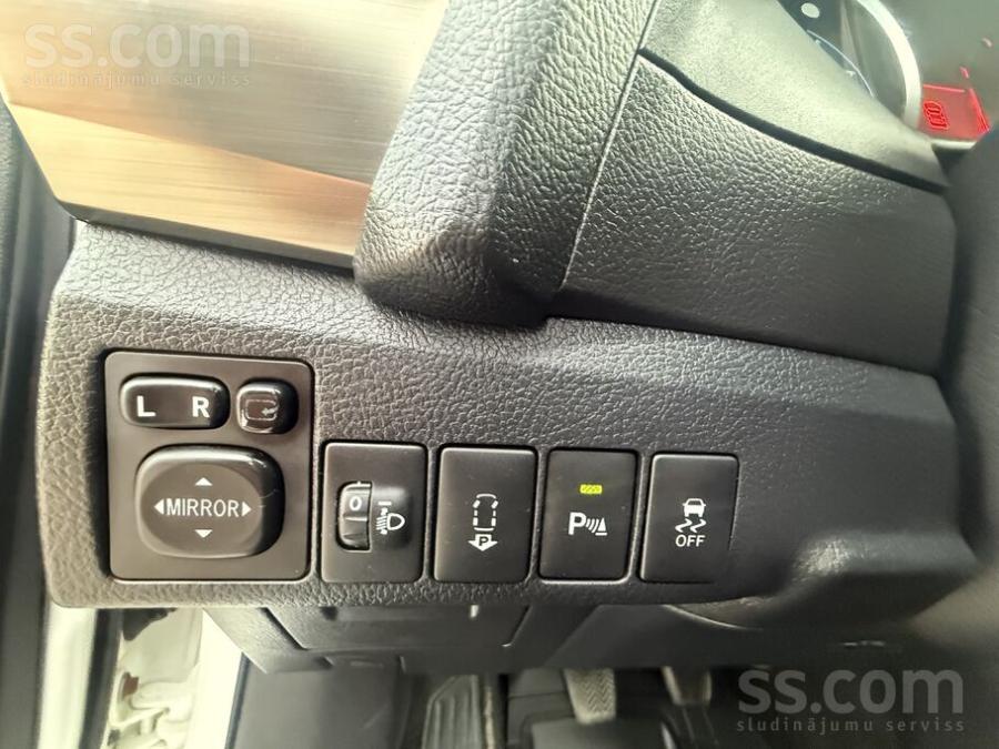 Balts Toyota Auris 2014 Rīga, ar dzinēja tilpumu 1.60 L un nobraukumu 175 tūkst. km par 7490 €, foto 11 vietnē AUTOMOTO.COM.LV