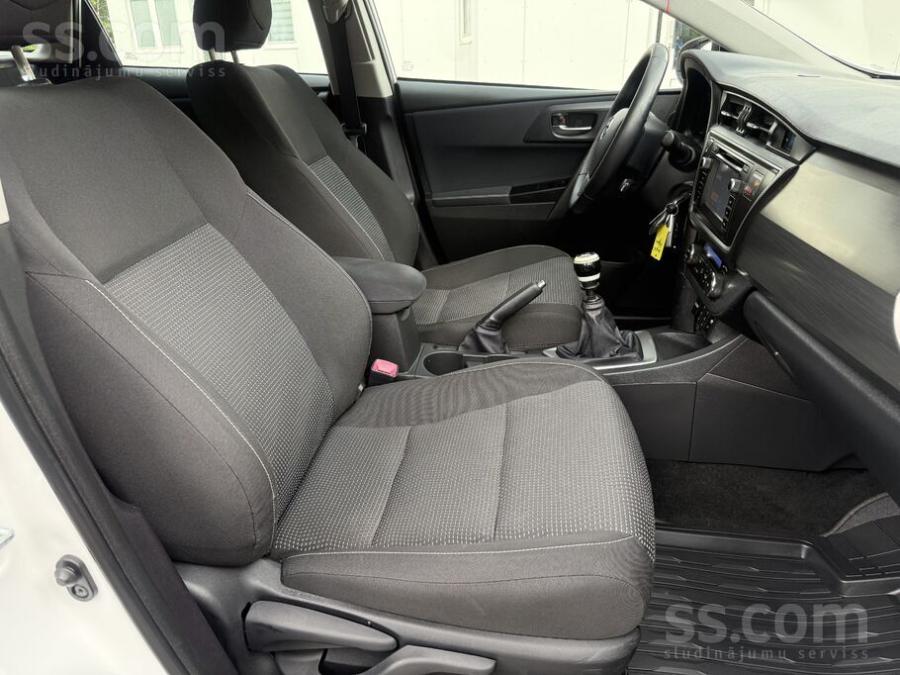 Balts Toyota Auris 2014 Rīga, ar dzinēja tilpumu 1.60 L un nobraukumu 175 tūkst. km par 7490 €, foto 17 vietnē AUTOMOTO.COM.LV