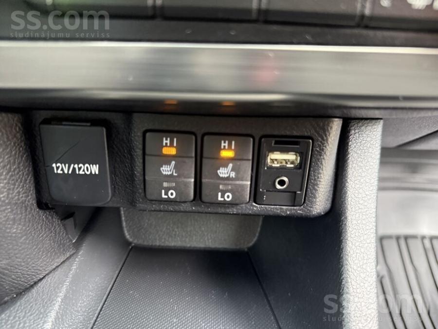 Balts Toyota Auris 2014 Rīga, ar dzinēja tilpumu 1.60 L un nobraukumu 175 tūkst. km par 7490 €, foto 19 vietnē AUTOMOTO.COM.LV